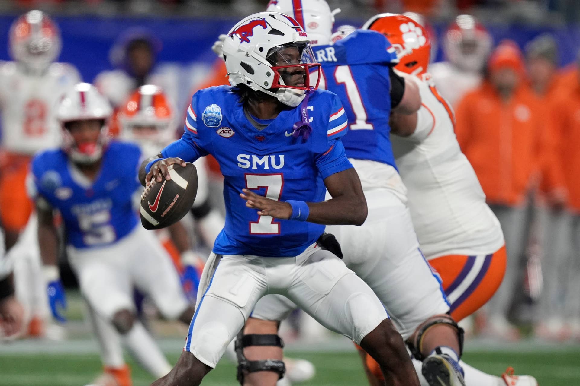Star QB Of College Football Playoff Team Makes Unexpected Transfer ...