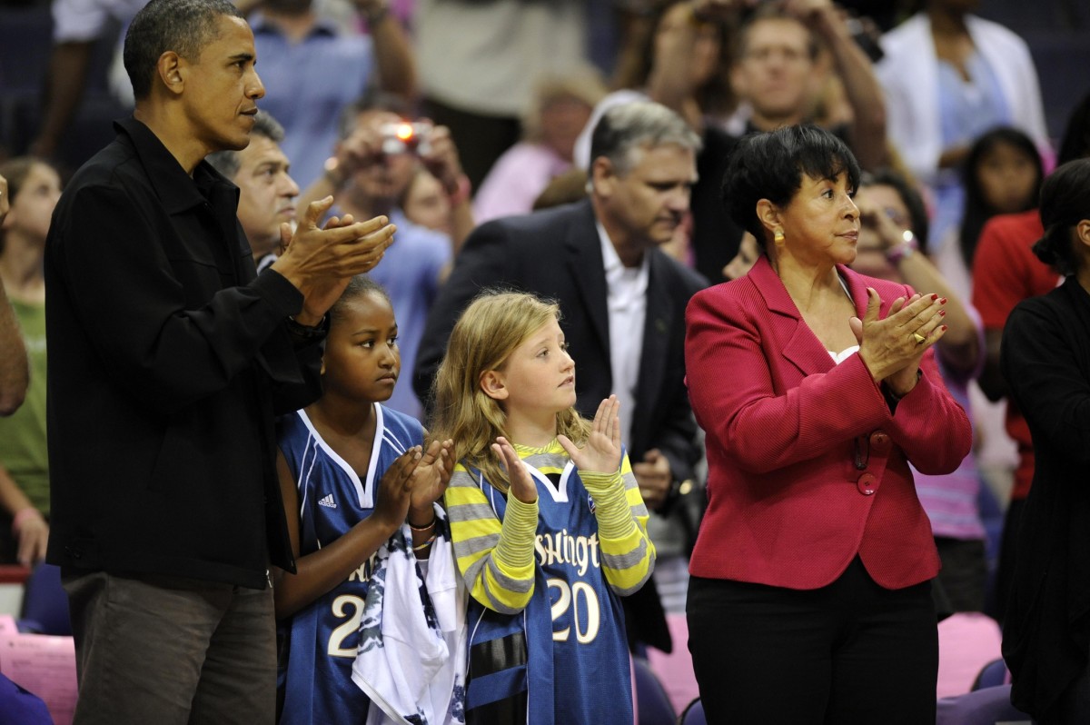 Caitlin Clark's Former Coach Sends Strong Message Amid Time Magazine ...