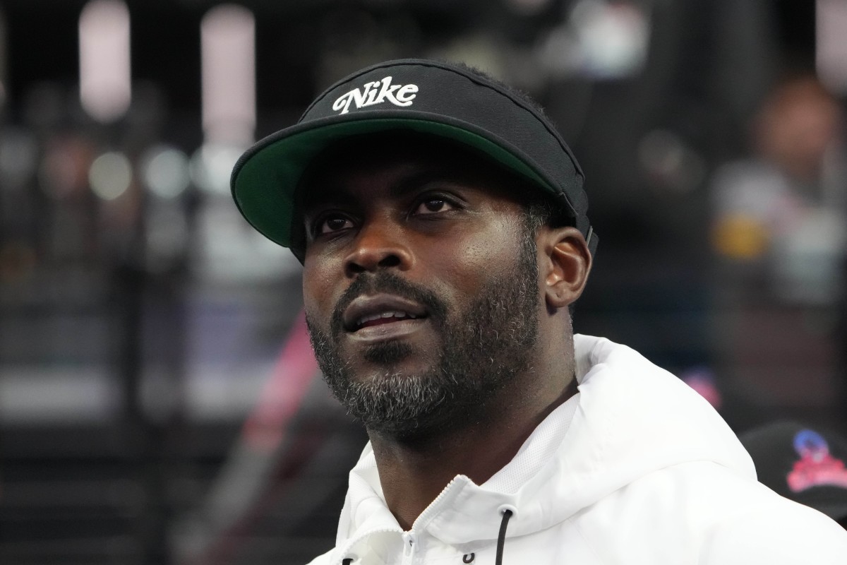 College Football World Reacts to Michael Vick Head Coaching Hire ...
