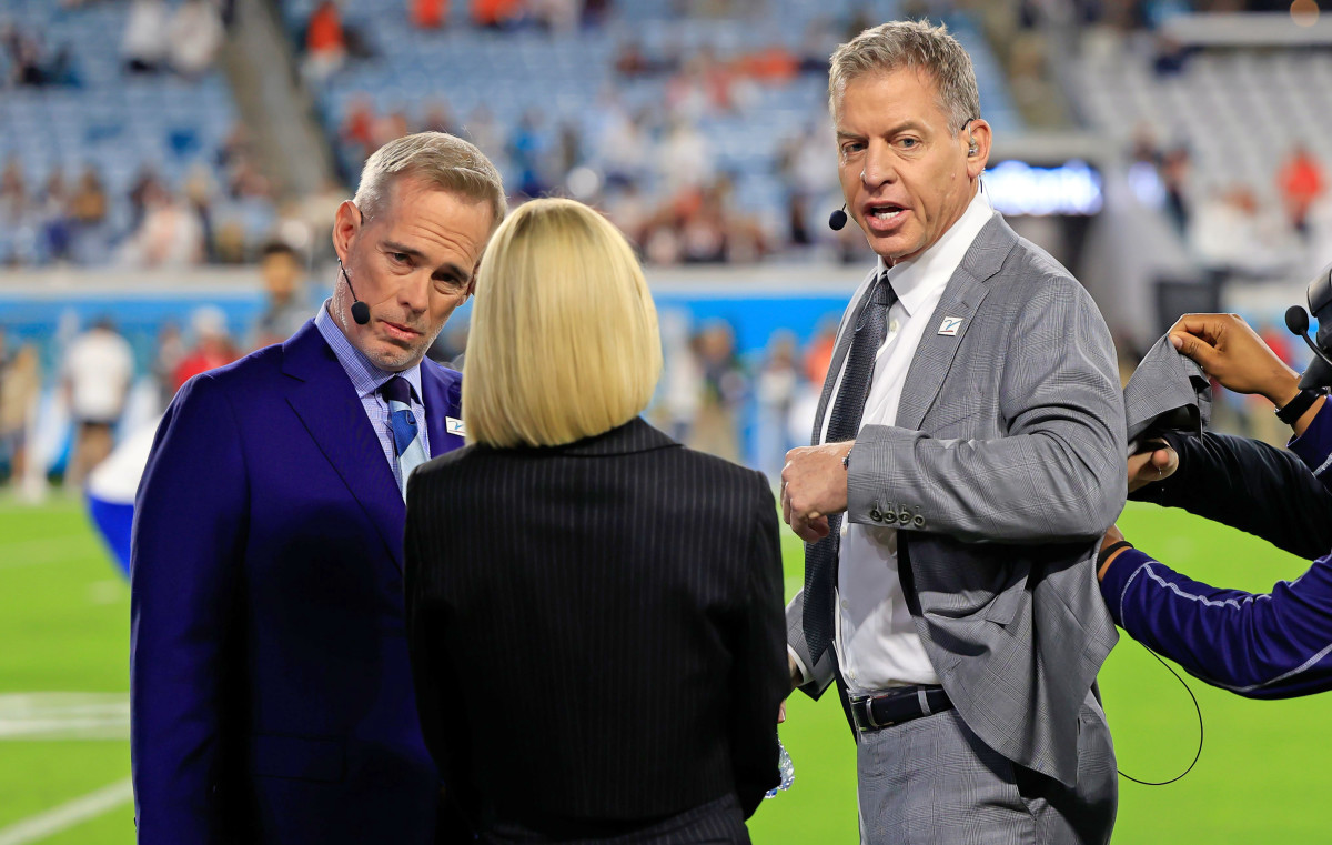 Joe Buck, Troy Aikman Praised for What They Said on ‘Monday Night Football’ - Athlon Sports
