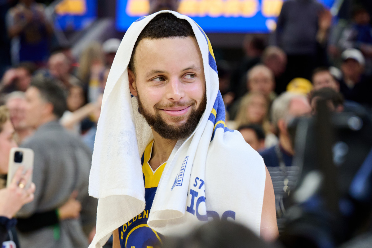 Steph Curry's Two-Word Message to Adam Sandler During 2025 Oscars ...