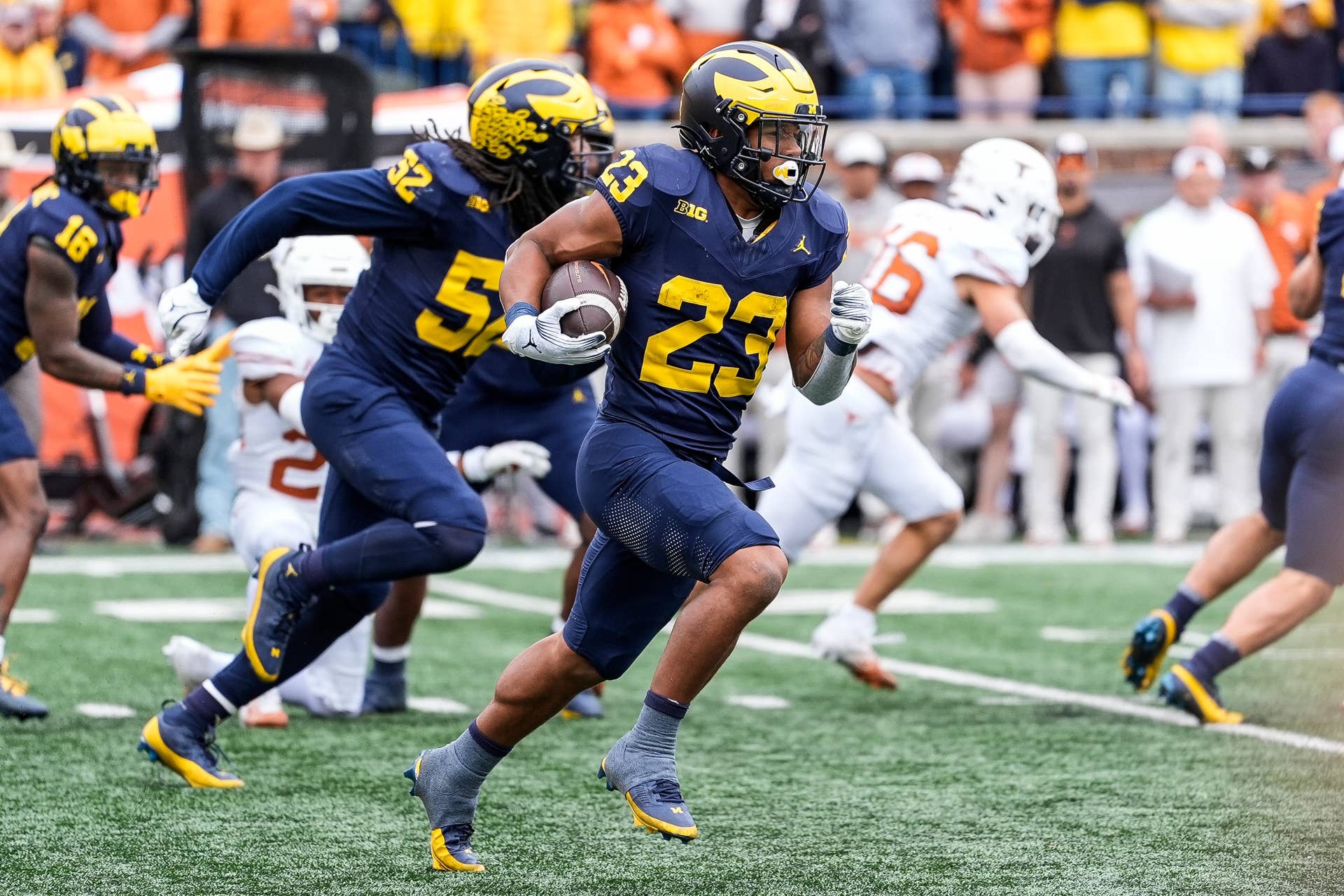 Michigan Freshman Compared to Legendary Running Back Ahead of Bowl Game ...