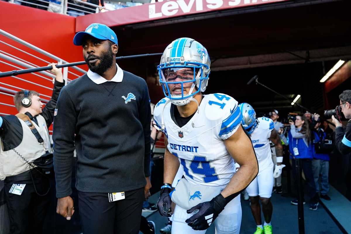 Michigan Bakery Draws Crowds With Life-Sized Amon-Ra St. Brown ...