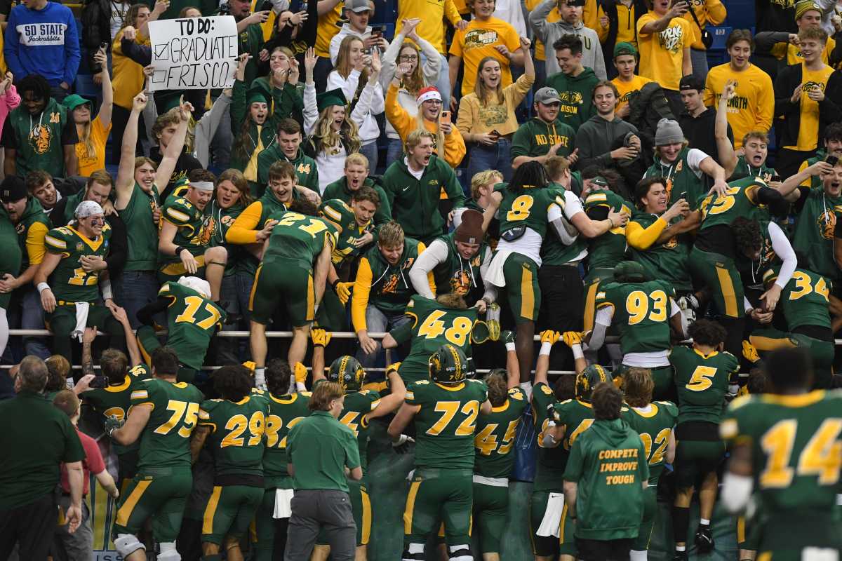 A Historical College Football Upset Happened on Monday Night - Athlon ...
