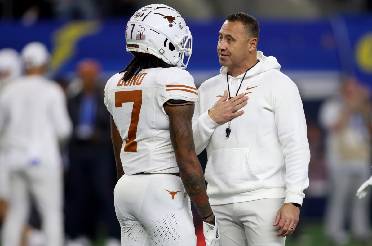 Texas Football Players Set New Program Record for Team GPA in 2024 ...
