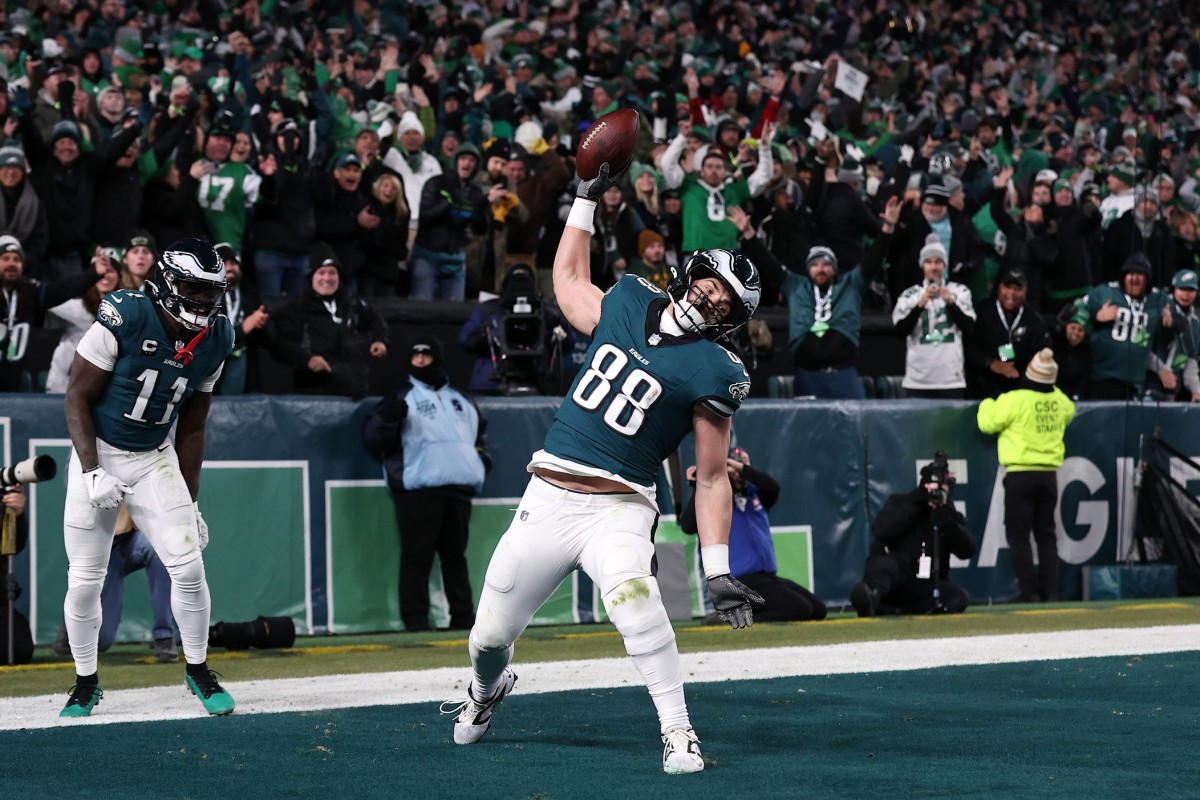 Eagles' One-Word Celebration After Wild Card Win vs. Packers - Athlon ...