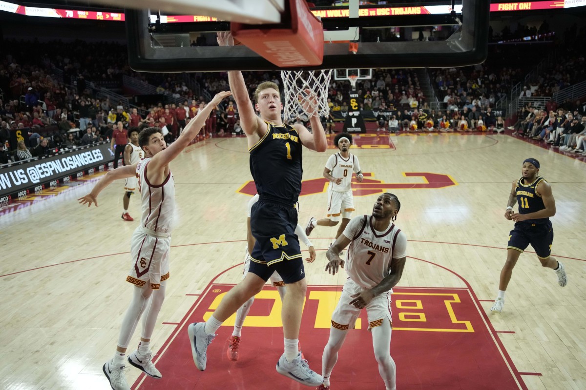 Michigan PF Silences Rutgers With Late-Game Heroics - Athlon Sports