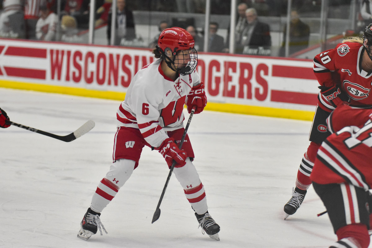 Wisconsin Women's Hockey: Senior Day Shellacking, Celebration - Athlon ...
