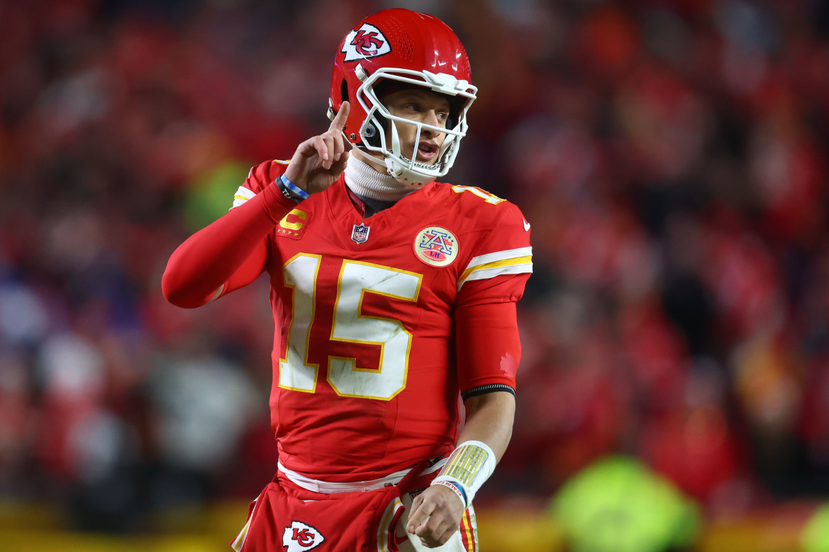Patrick Mahomes Issues Apology After Chiefs-Bills Game - Athlon Sports