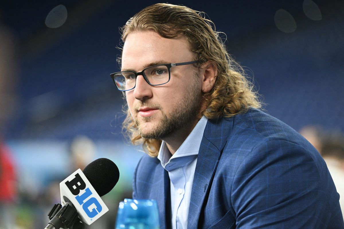 Dominant Pass-Catcher Ranks Above NFL Draft Stars in Latest Top-50 ...