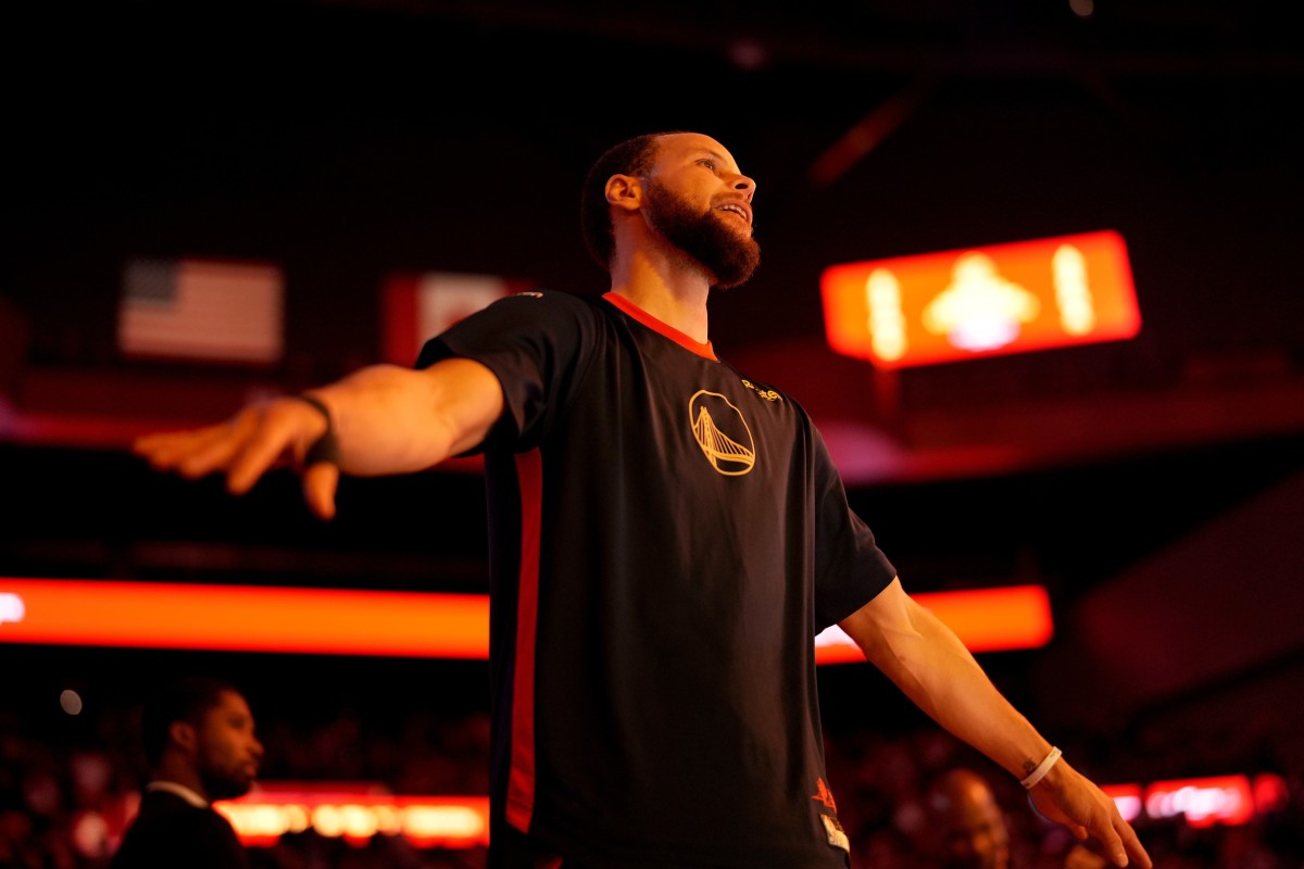 Steph Curry's Arrival at Warriors-Rockets Game Draws Attention - Athlon ...