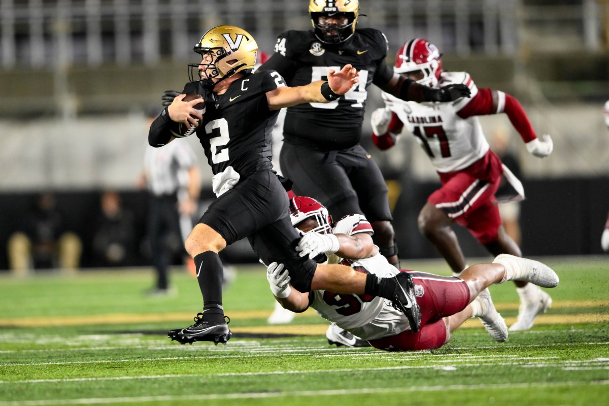 New York Giants Reveal Franchise Quarterback Shedeur Sanders and Dexter ...