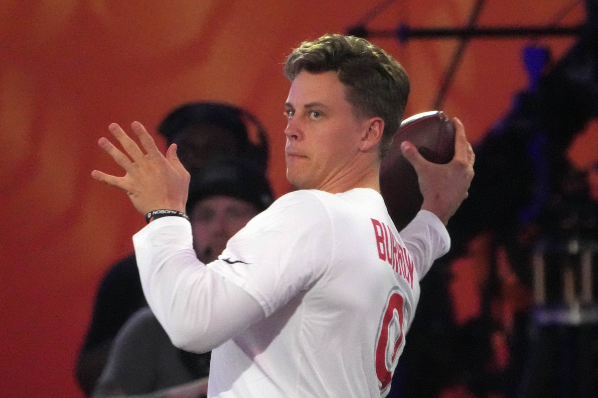 Joe Burrow's Met Gala Post Fuels Thirst Trap Frenzy - Athlon Sports