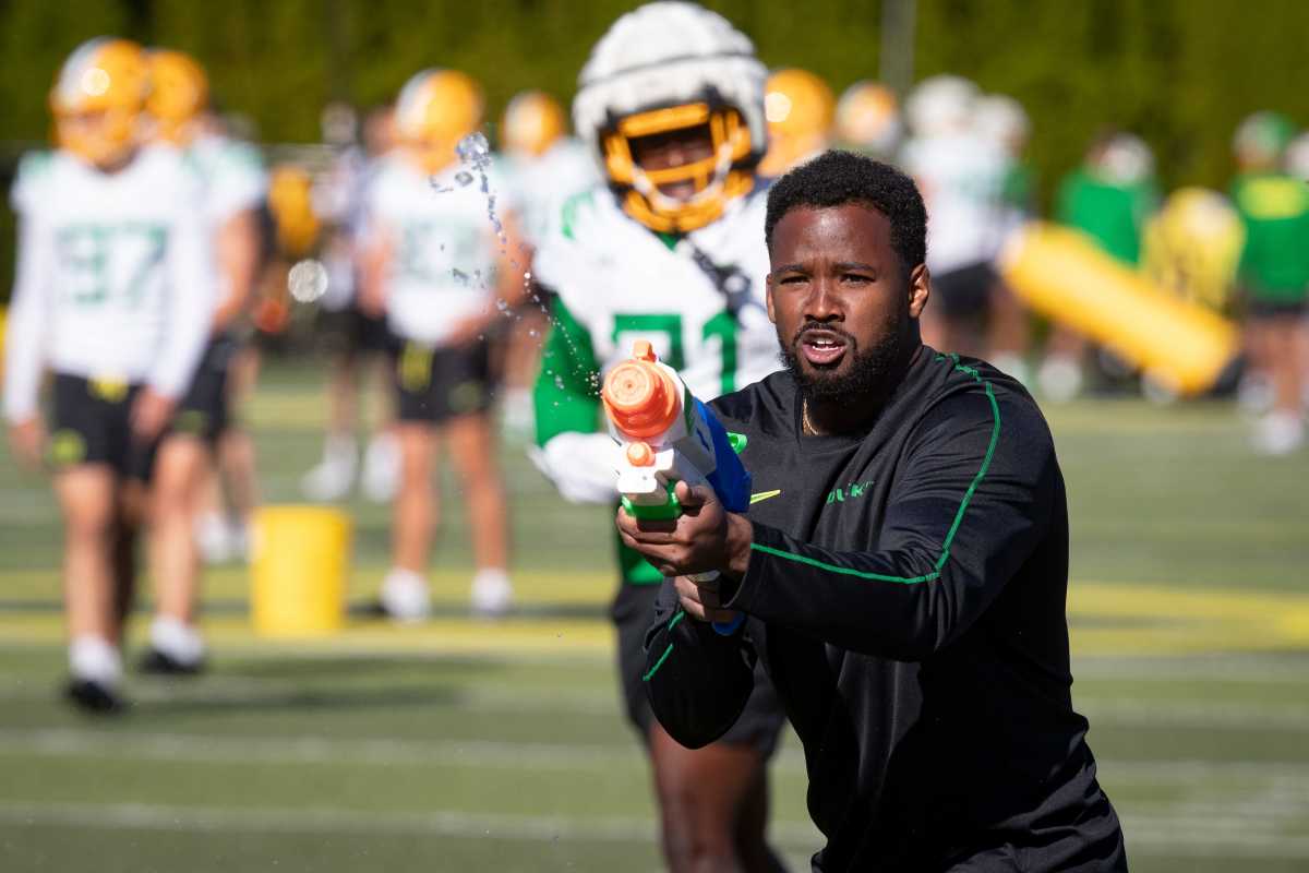 Samples Elects to Stay with Ducks, Sign New Deal - Athlon Sports