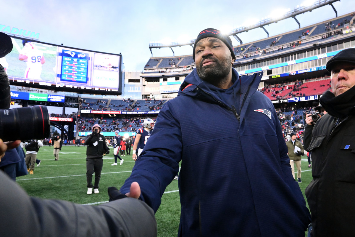 Ex Patriots HC Jerod Mayo Named Fit for Pittsburgh Steelers Job Athlon Sports