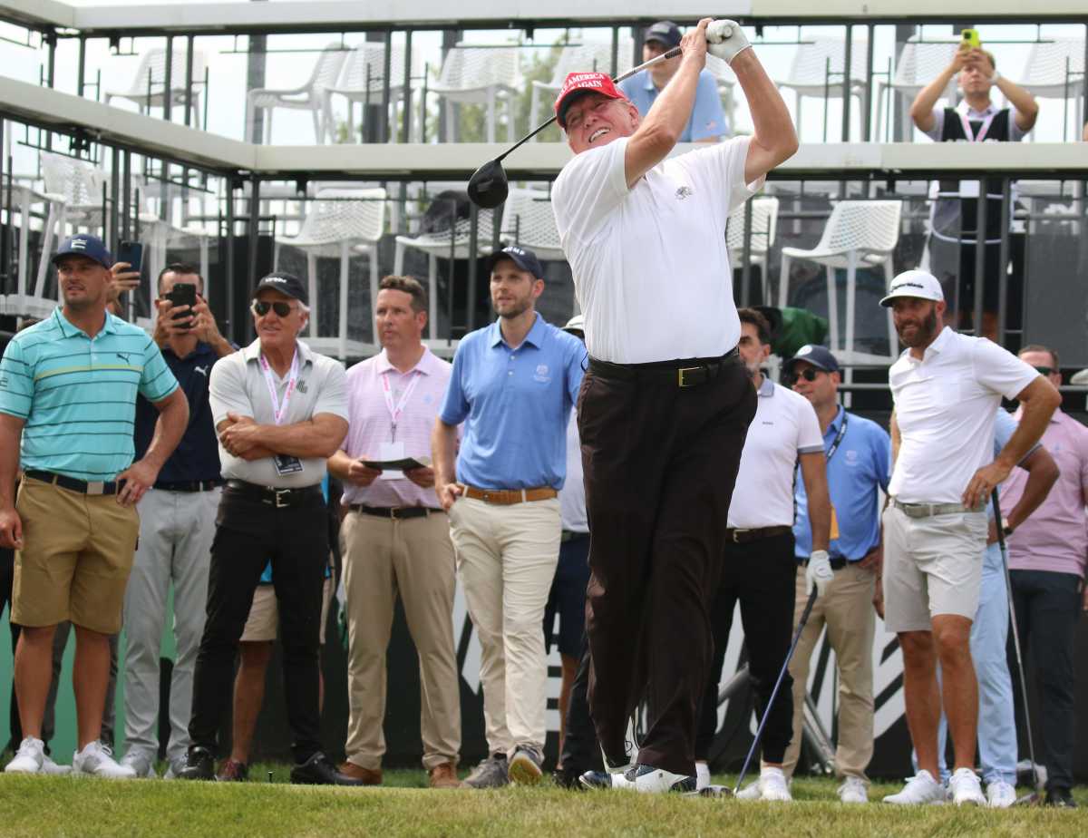 PGA Tour Goes to White House, Hat in Hand - Athlon Sports