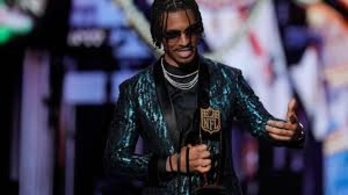 Washington Commanders' Jayden Daniels Steals Show at NFL Honors ...