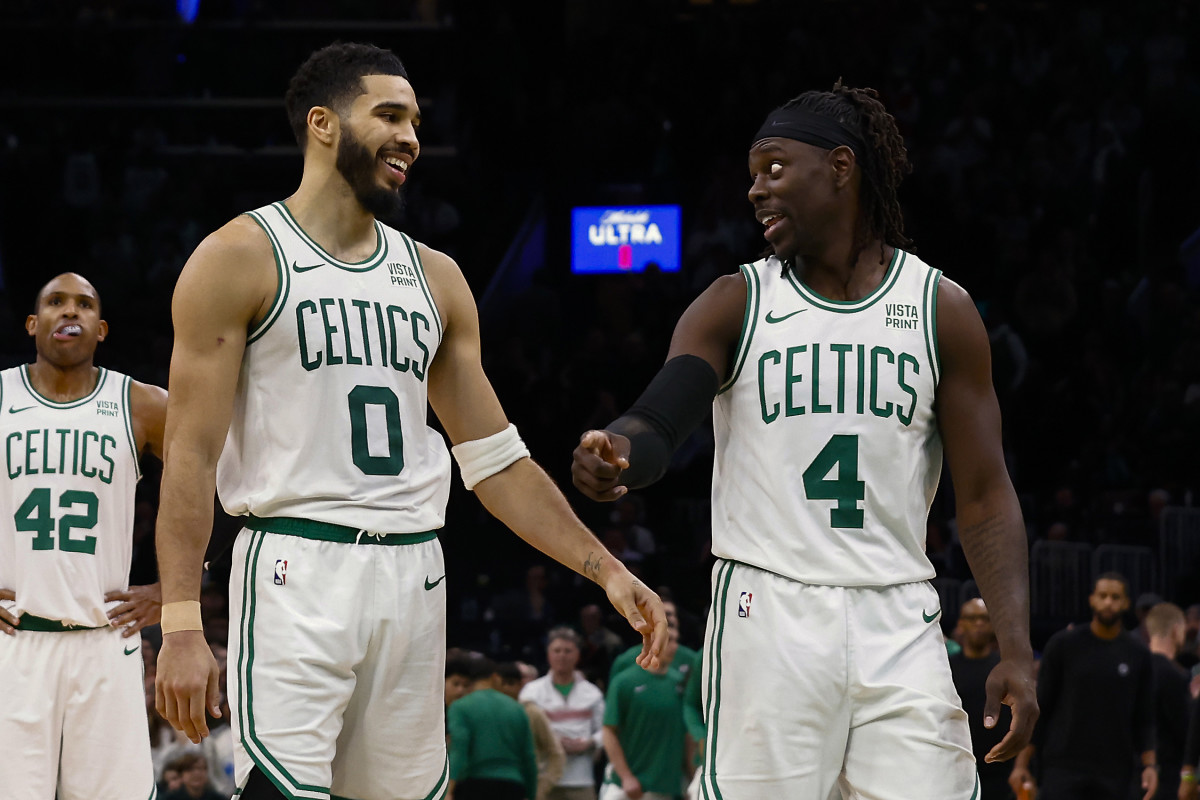 Mavericks Predicted to Go After Jrue Holiday Trade After Kyrie Irving News - Athlon Sports