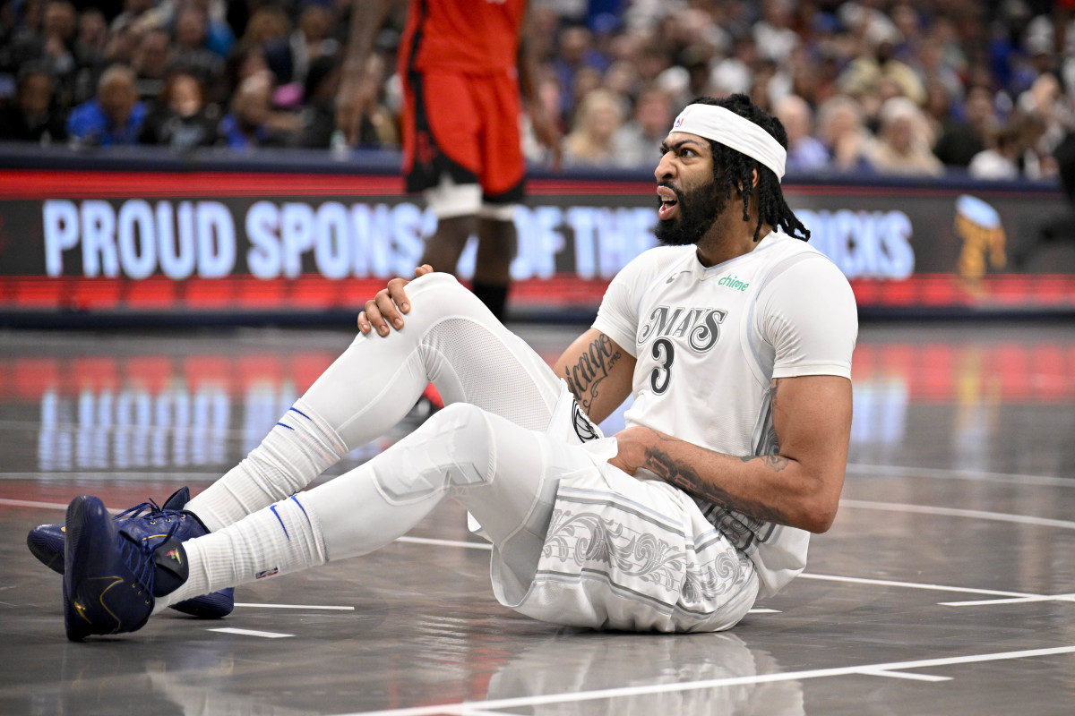 Dallas Mavericks Reveal New Anthony Davis Injury Update - Athlon Sports