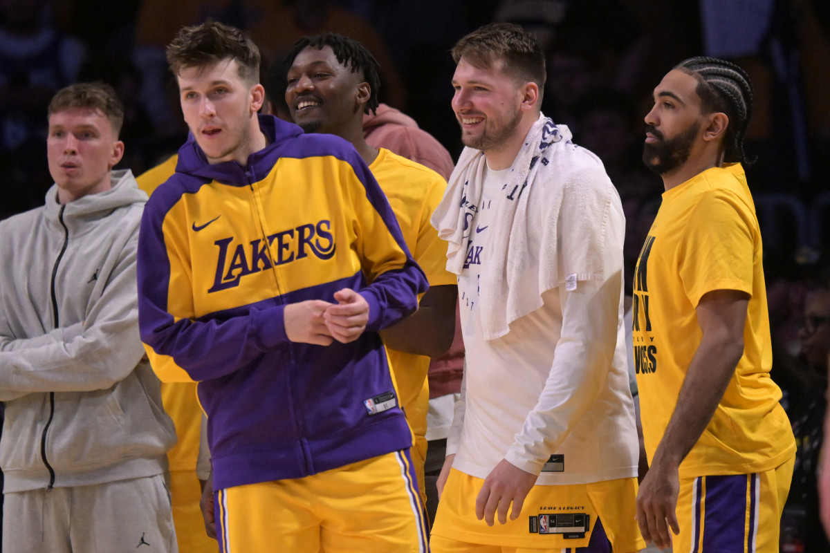 Fans Take Notice of Lakers Rookie's Outfits Before NBA Playoffs - Athlon Sports