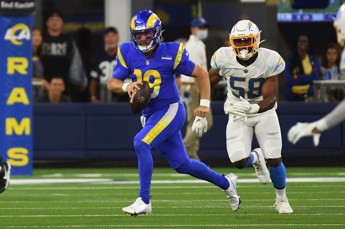 Ex Pittsburgh Steelers QB Reveals Shocking Engagement to Country Music ...