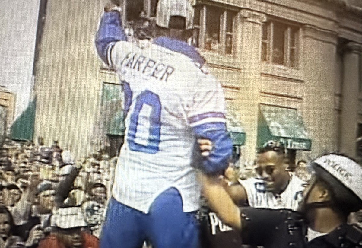 Dallas Cowboys Fans (Barely) Remember Parade Day Pain - Athlon Sports