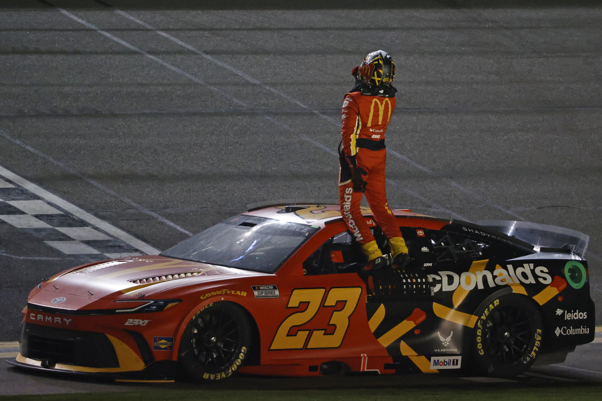 Bubba Wallace Explains Why He Made Hand Gesture to Crowd After Duel Win ...