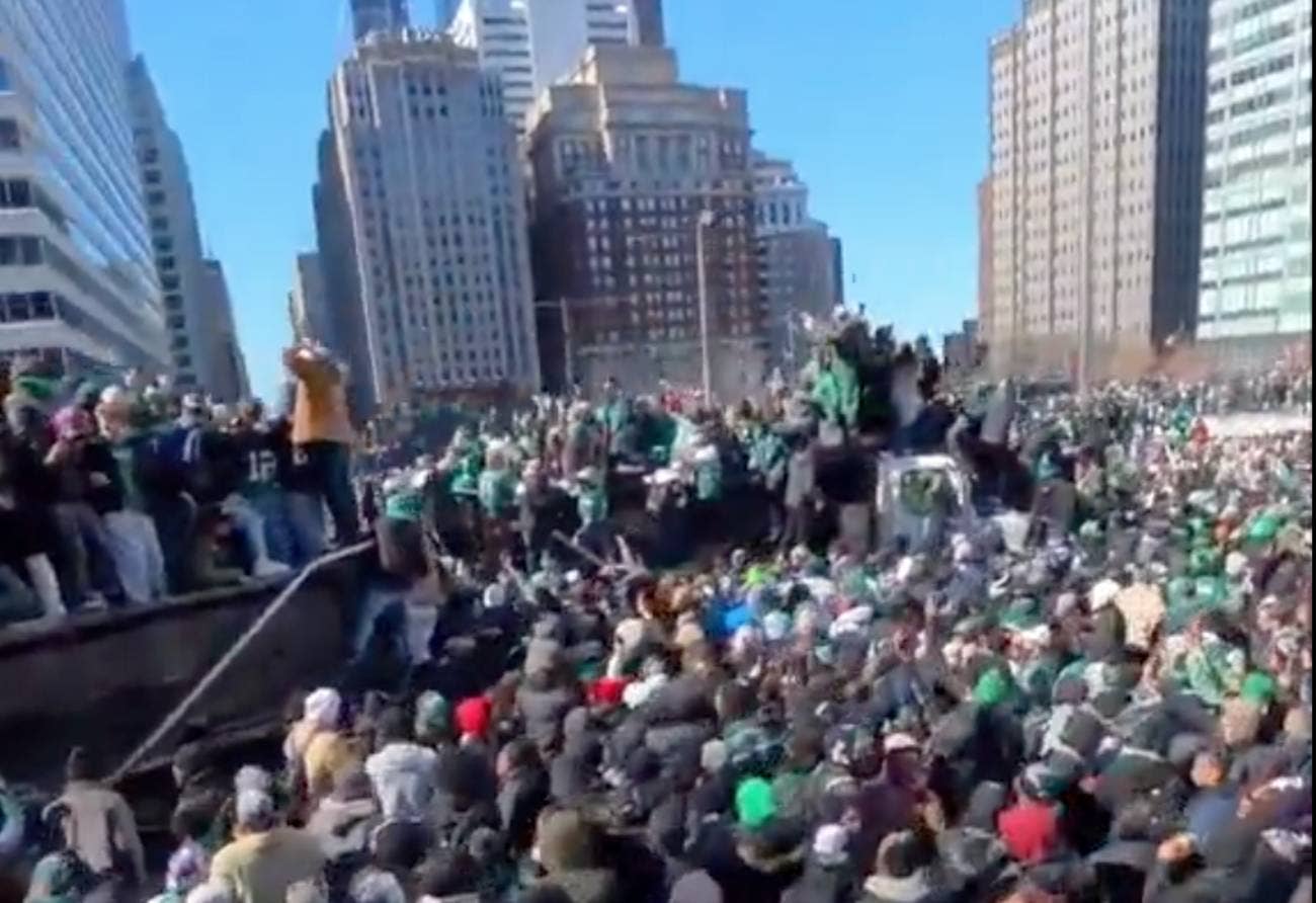 New Video of Philadelphia Eagles Super Bowl Parade Goes Viral - Athlon ...