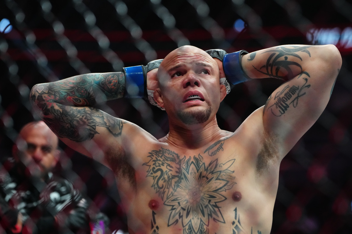 Before UFC Retirement, Anthony Smith Explains How His Coach's Passing ...