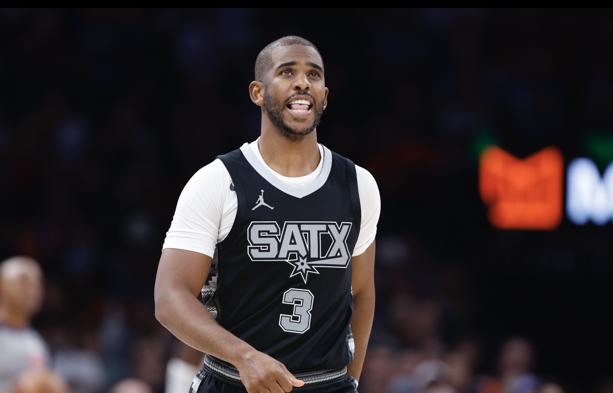 Fans Saddened by New Photo of Chris Paul in Thunder-Timberwolves Game - Athlon Sports