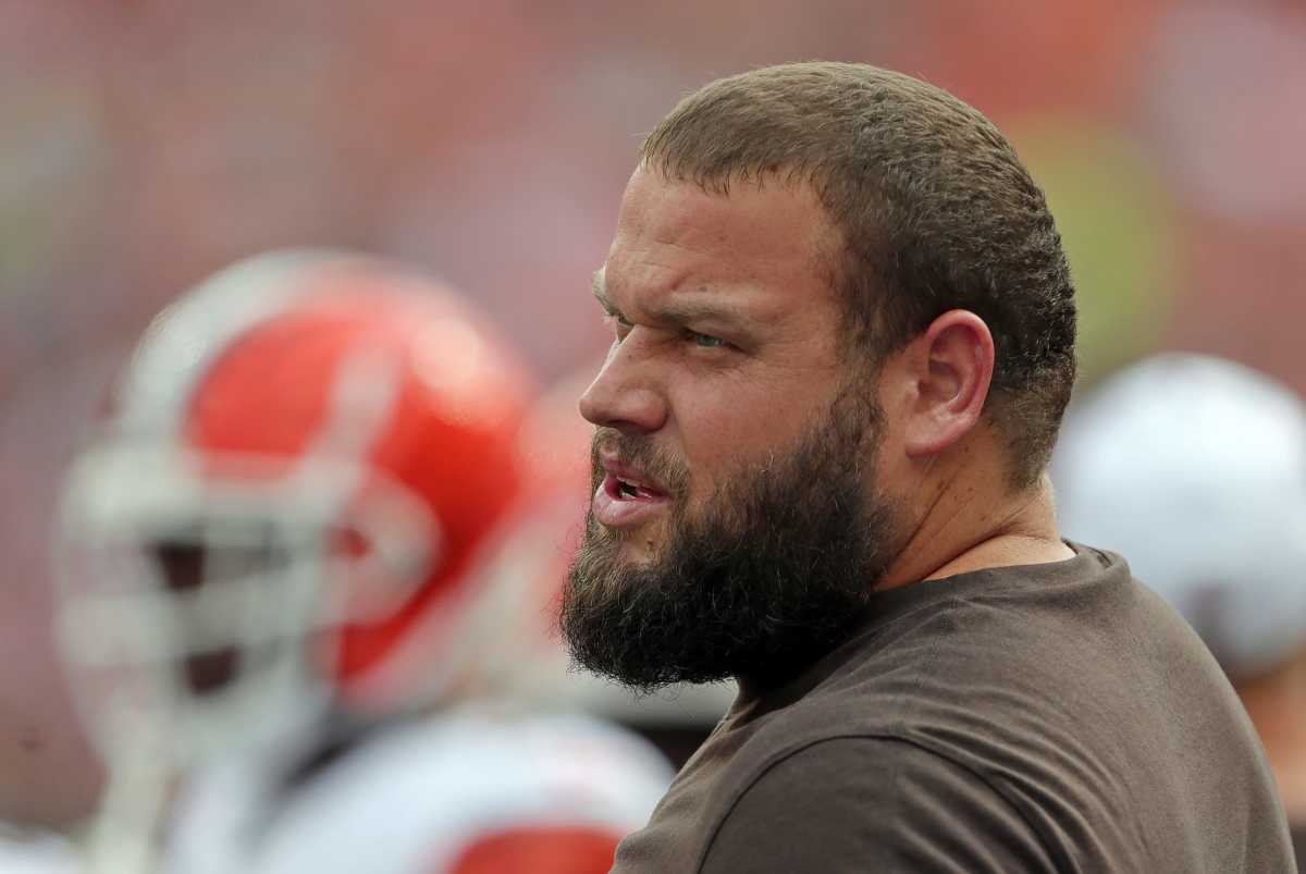 Clevelnd Browns Guard Joel Bitonio Reveals Update on Potential Retirement - Athlon Sports