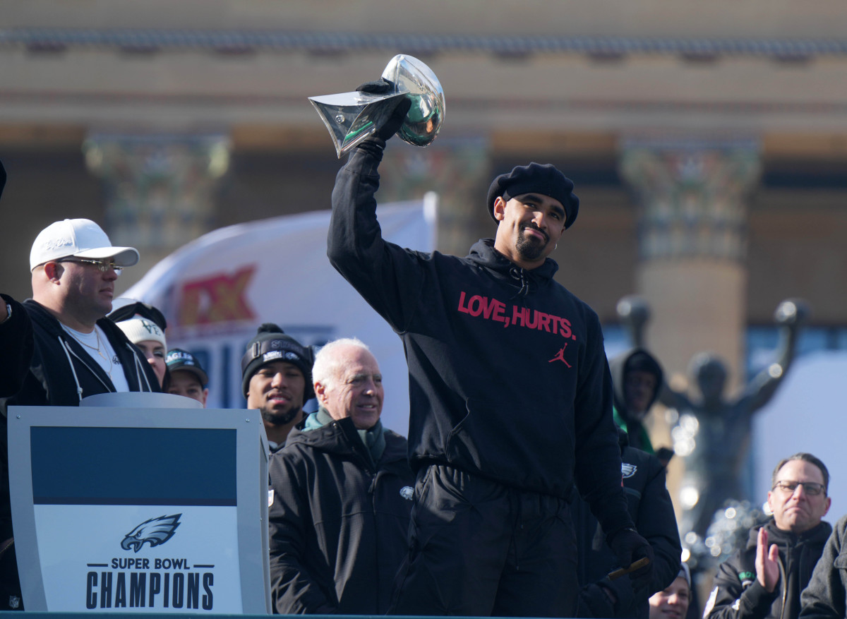 Eagles' Jalen Hurts Receives Prestigious Philadelphia Award - Athlon Sports