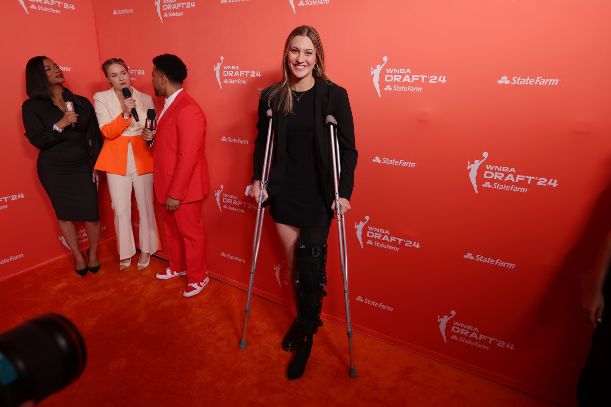 Aces Rookie Reacts to Wardrobe Blunder After Las Vegas Introduction ...