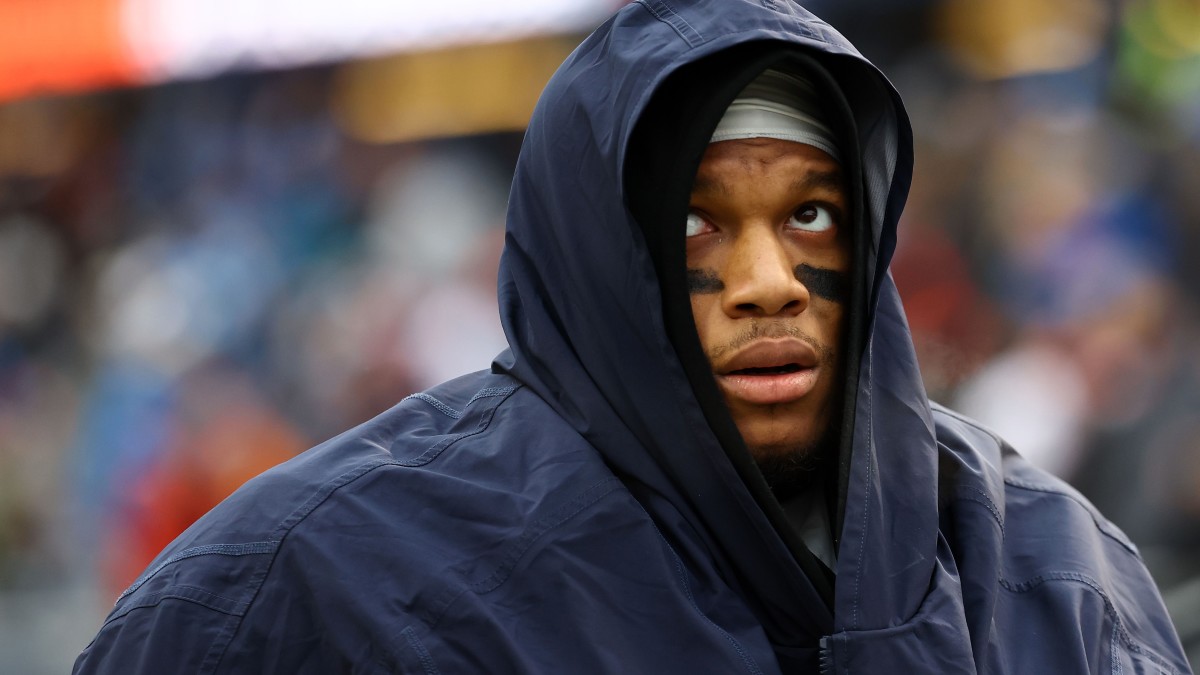 Ben Johnson Puts Bears Star WR DJ Moore on Notice - Athlon Sports