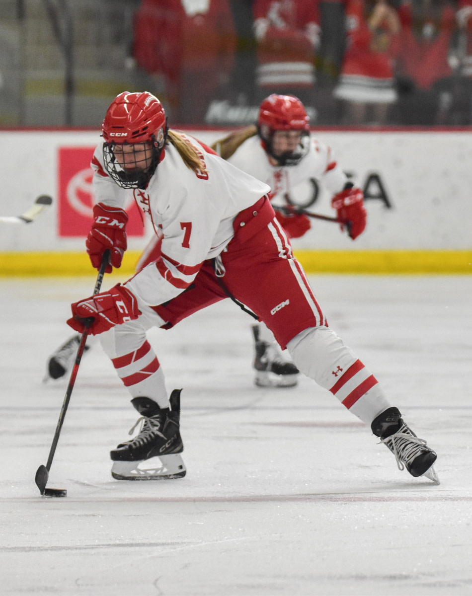 Wisconsin Women's Hockey Breaks Dam on Beavers Defense - Athlon Sports