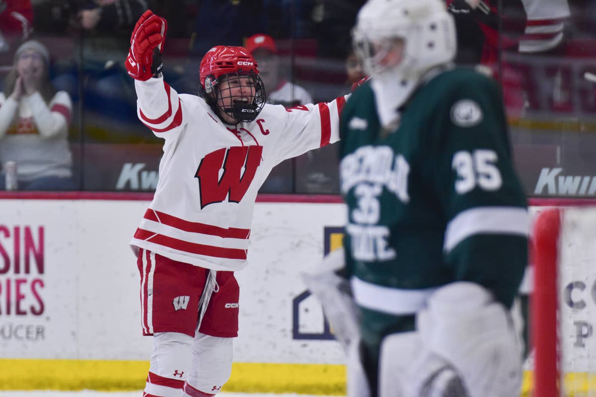 Wisconsin Women's Hockey: Casey O'Brien Wins National Player of the ...