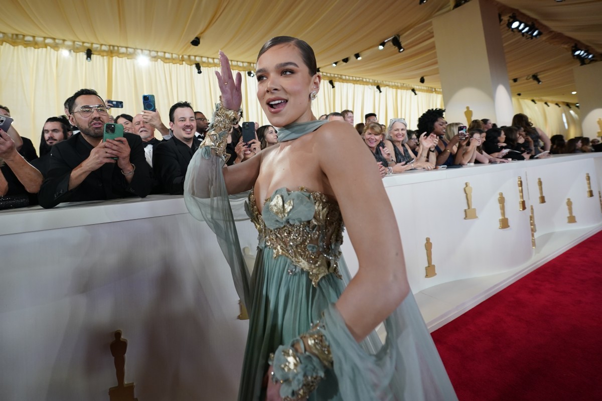 Hailee Steinfeld Turns Heads With New Photos From 'Sinners' - Athlon Sports