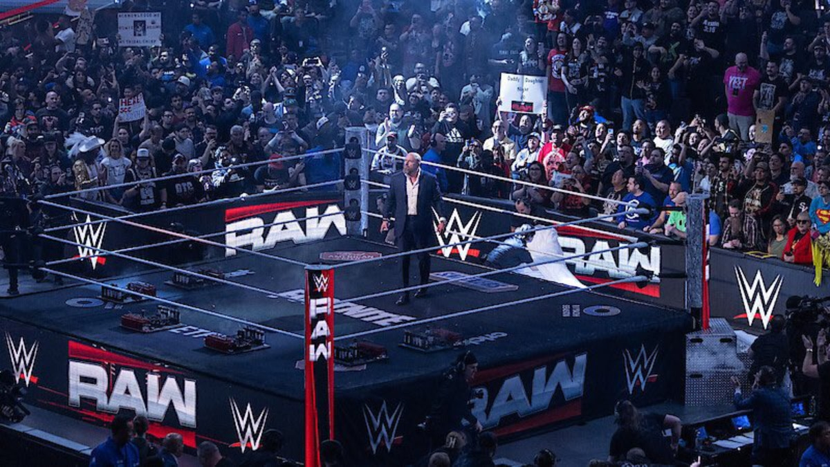'WWE Raw' Star Isn't Returning Anytime Soon Amid Serious Injury ...