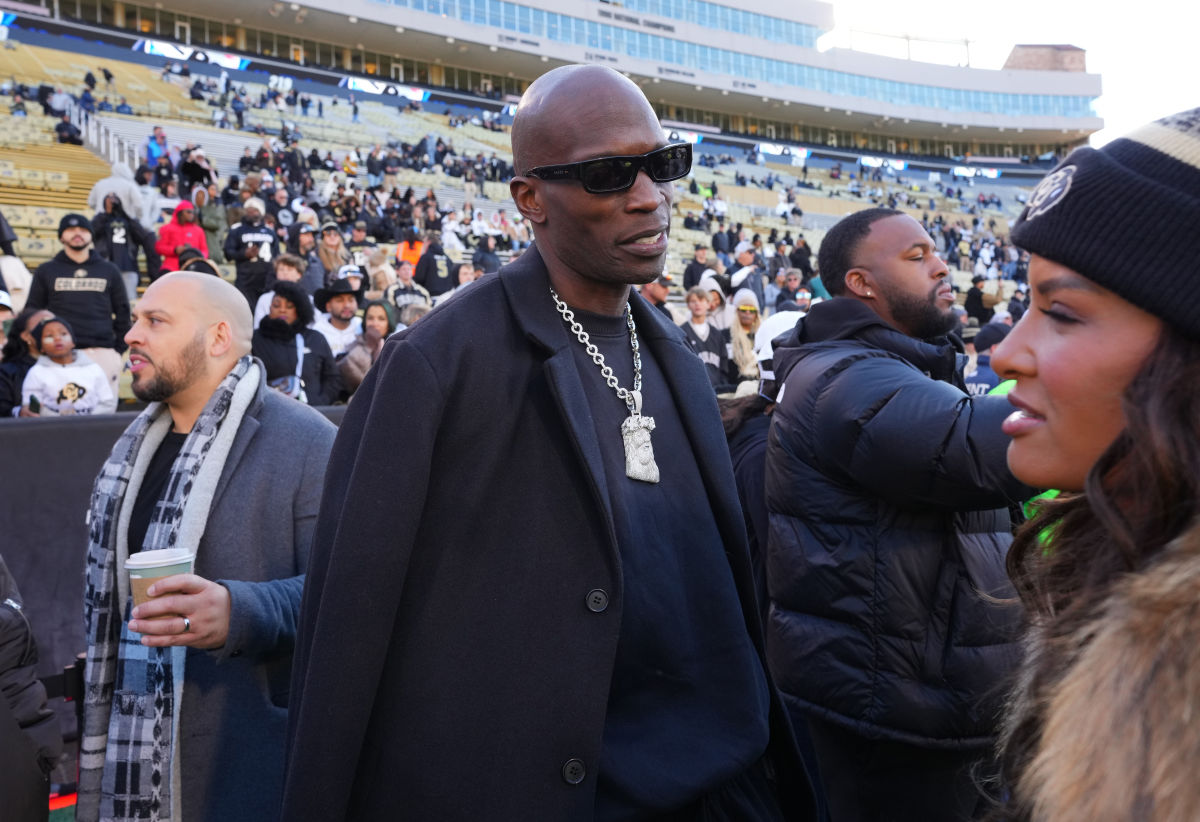 NFL icon beams with pride at daughter’s HBCU graduation - Athlon Sports