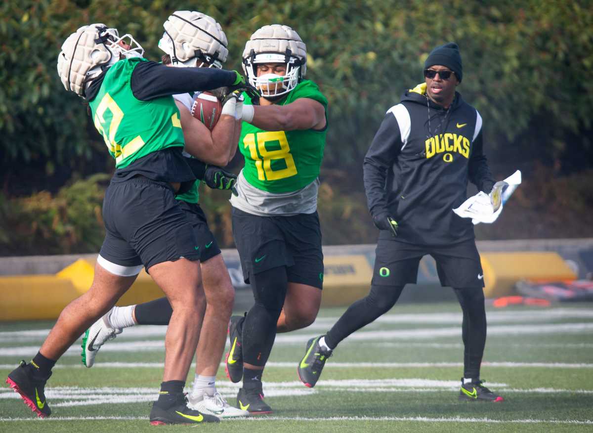Moneyball: New Battle Lines Drawn in USC, Oregon Recruiting Rivalry ...