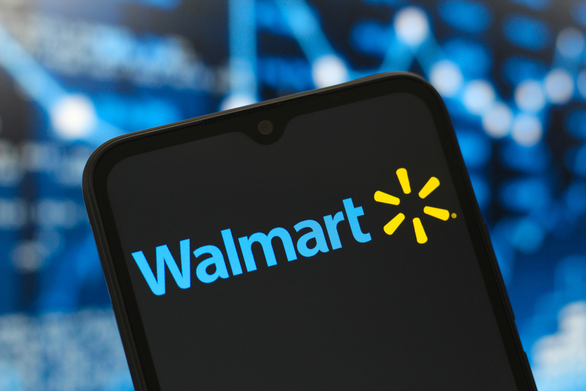 ‘Feels Like a Cloud’ Walmart Sneakers Are Only $20, and Buyers Say They ...