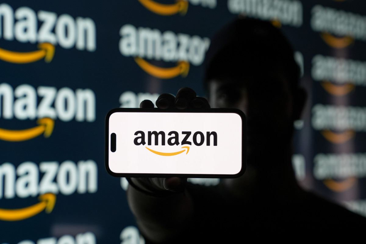 Amazon Is Selling $6 Wireless Earbuds, And Shoppers Say They ‘Last a ...