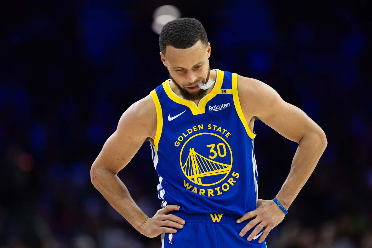 Warriors Make Steph Curry Announcement After Missing Bucks Game - Athlon Sports