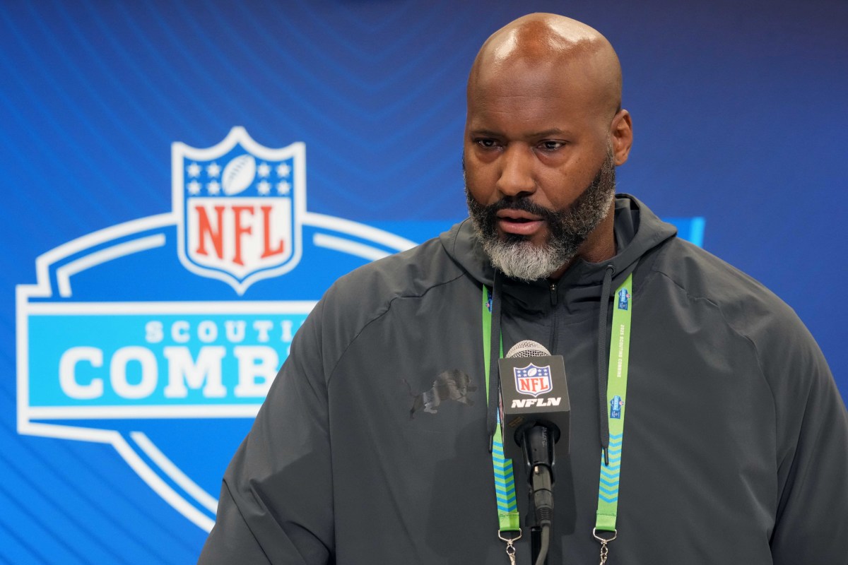 Detroit Lions Predicted to Sign Giants' Azeez Ojulari - Athlon Sports