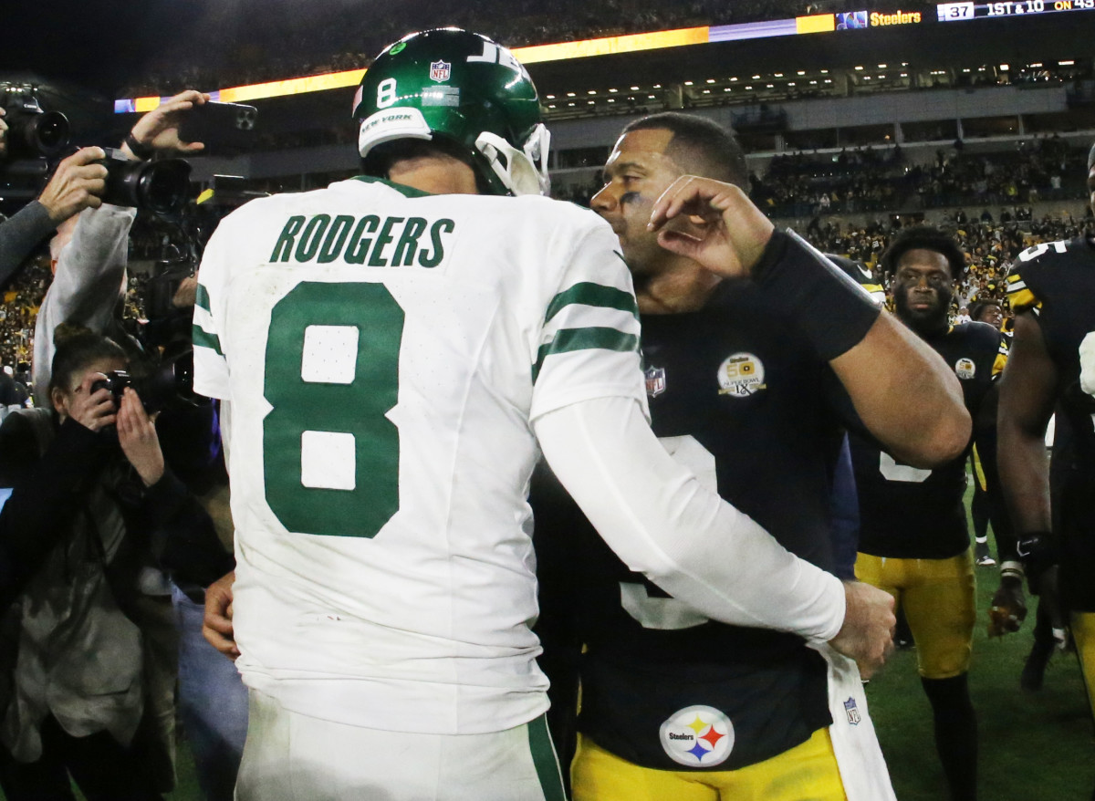 New York Giants Optimist Drops Bold Quarterback Claim in Free Agency Aaron Rodgers Russell ...