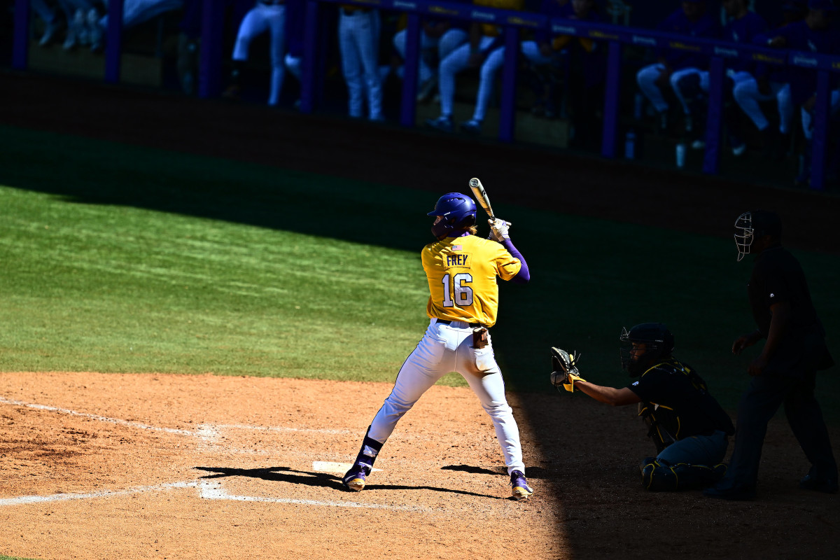 LSU Baseball Cruises to Victory Over Missouri, Sweeps the Tigers in SEC Opening Weekend - Athlon ...
