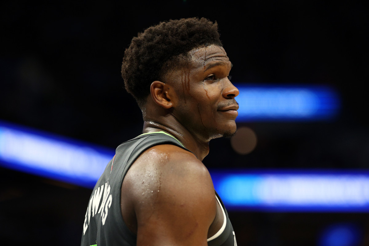 Anthony Edwards' Behavior Toward Luka Doncic in Lakers-Timberwolves is Turning Heads - Athlon Sports