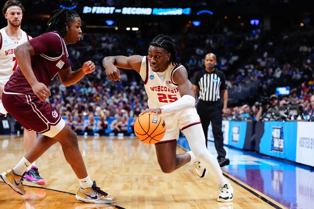 Wisconsin Basketball Draws Contact for March Madness Win - Athlon Sports