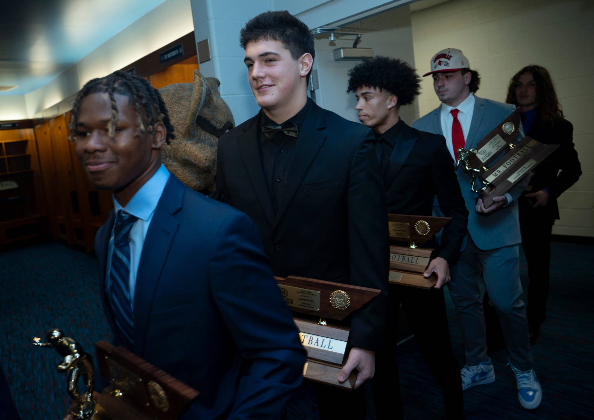 Projected $2.7 Million Star QB Makes Change on Decision Amid College ...