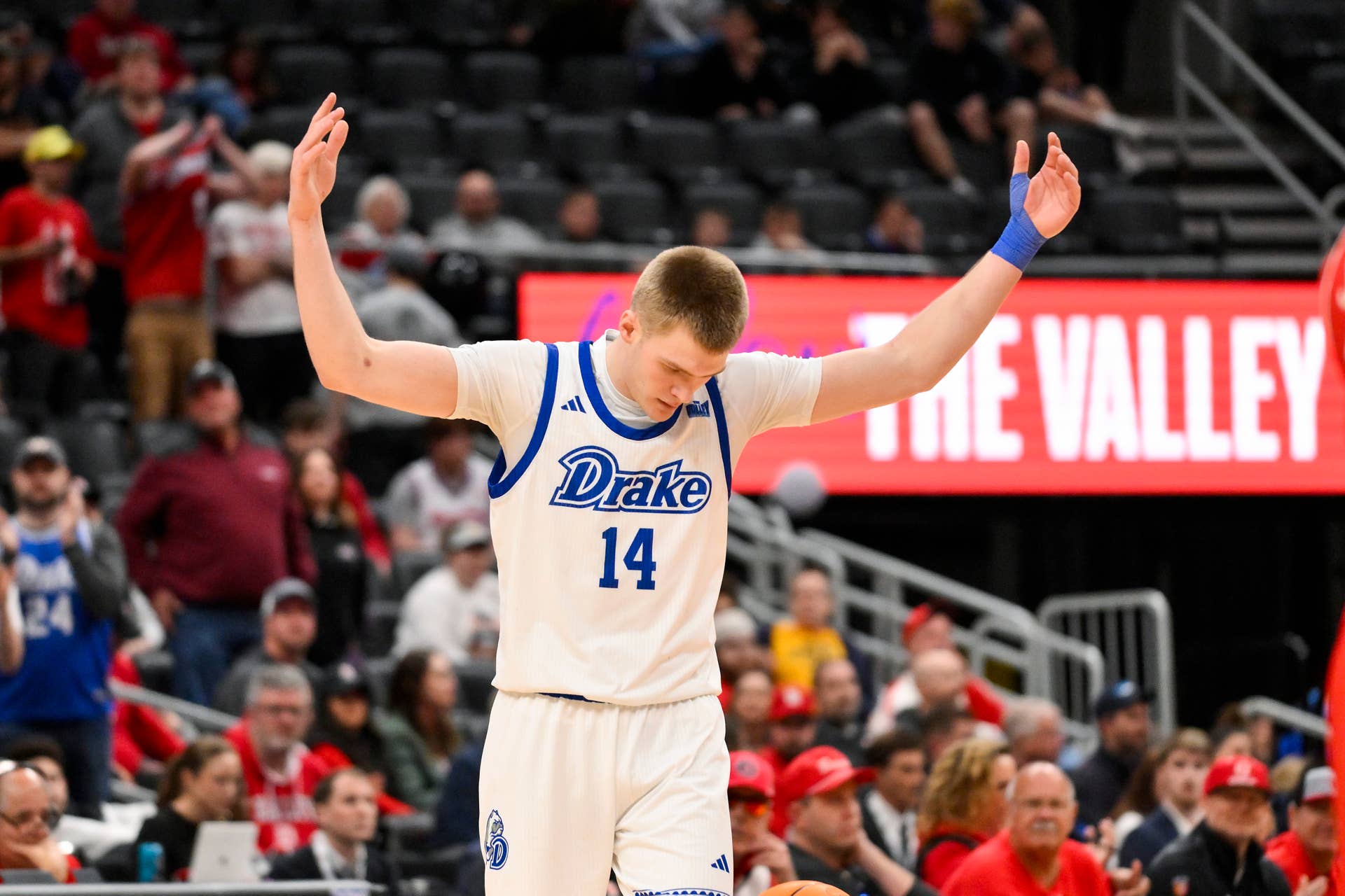 Drake's Bennett Stirtz Predicted to Join $316 Million Superstars in NBA ...